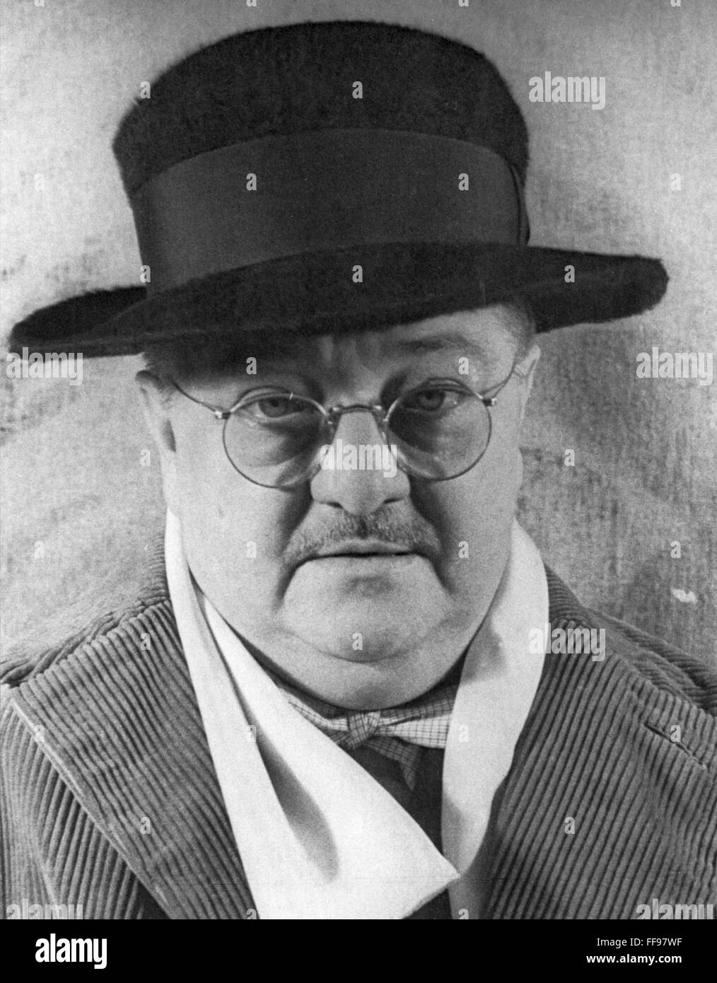 ALEXANDER WOOLLCOTT /n(1887-1943). American journalist. Photographed ...