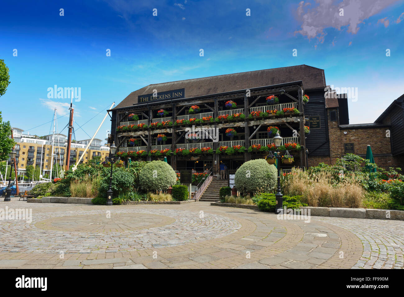 18th century pub hi-res stock photography and images - Alamy