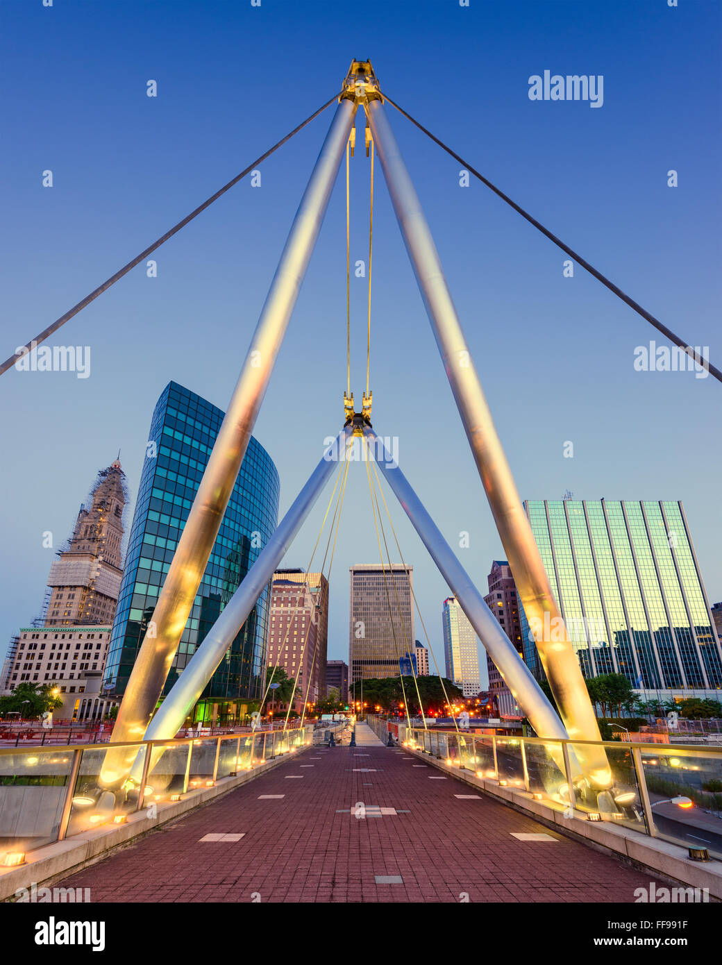 Hartford, Connecticut, USA skyline at Founders Bridge Stock Photo - Alamy