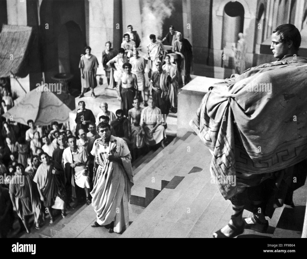 FILM: JULIUS CAESAR, 1953. /nMarlon Brando (right) as Marc Antony, and ...