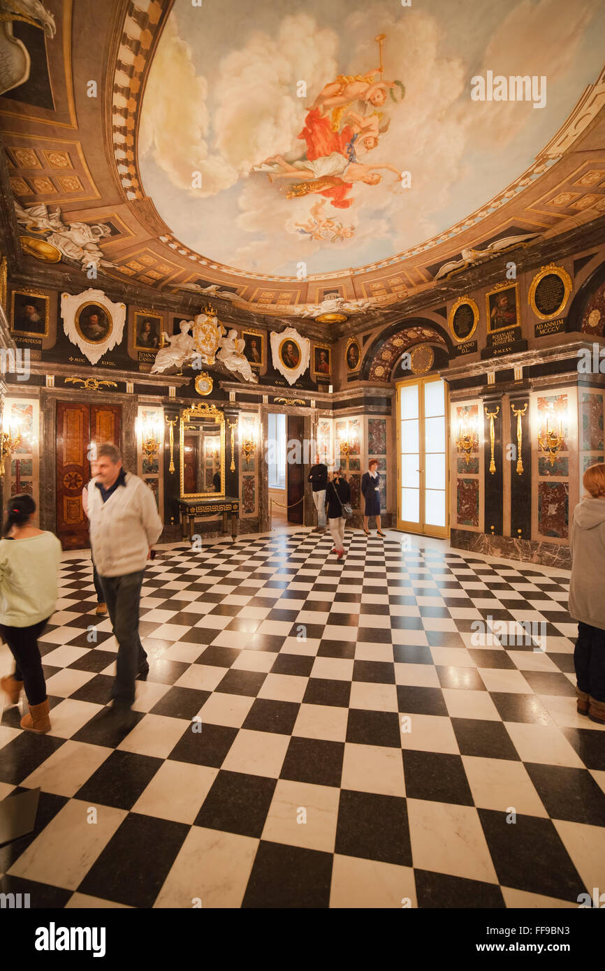 Marble room hi-res stock photography and images - Alamy