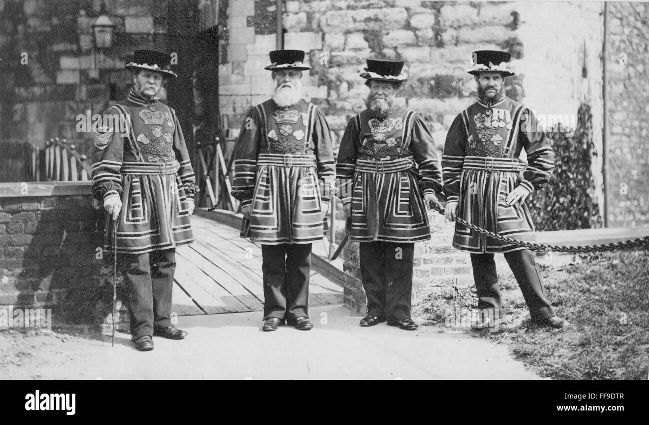 ENGLISH BEEF EATERS /nat the Tower of London: photograph Stock Photo ...