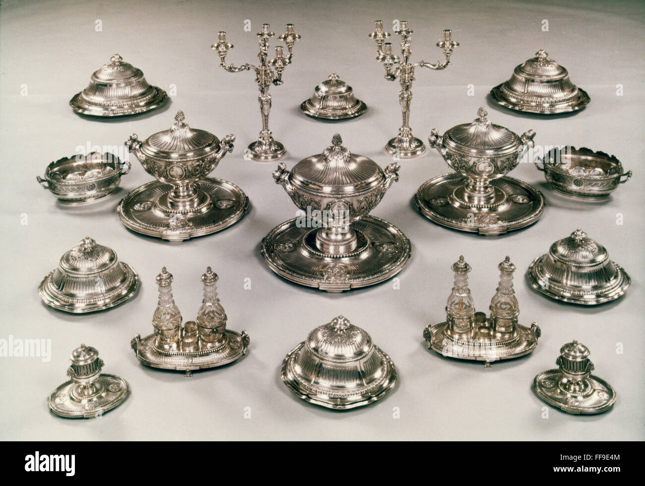 Silver jewel dish hi-res stock photography and images - Alamy