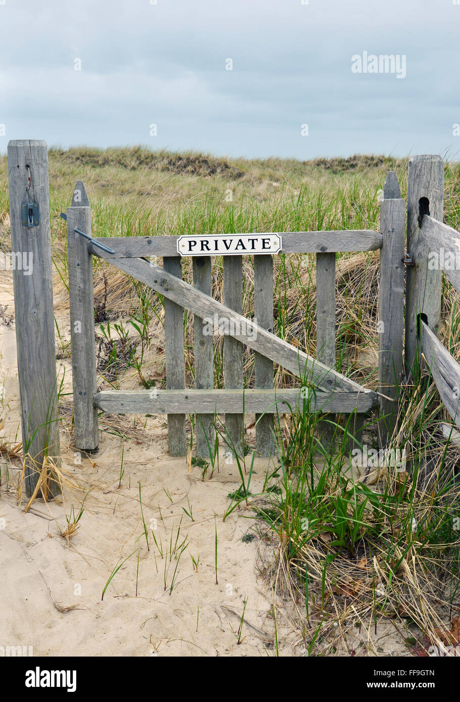 Rural gate hi-res stock photography and images - Alamy
