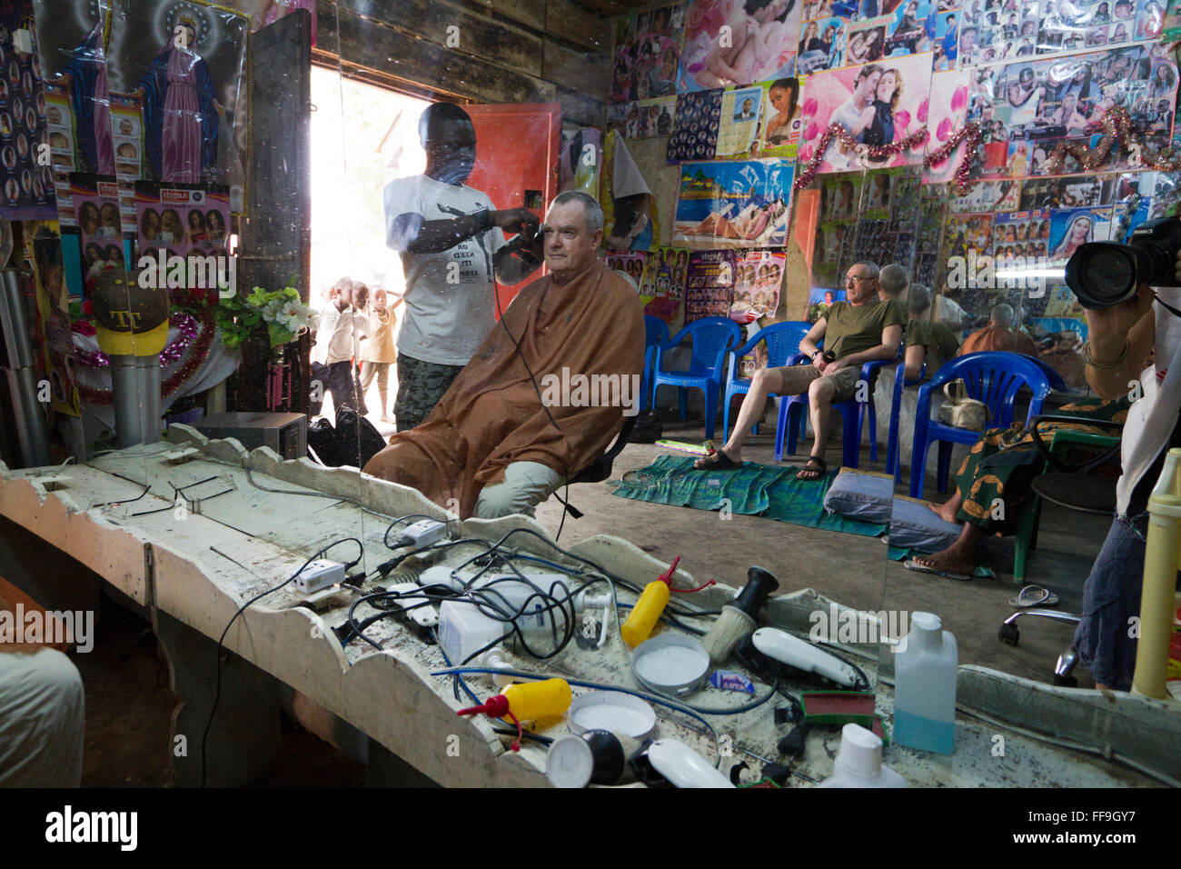 Hairdresser in Kiwanja , Rutshuru North Kivu, Democratic Republic of ...