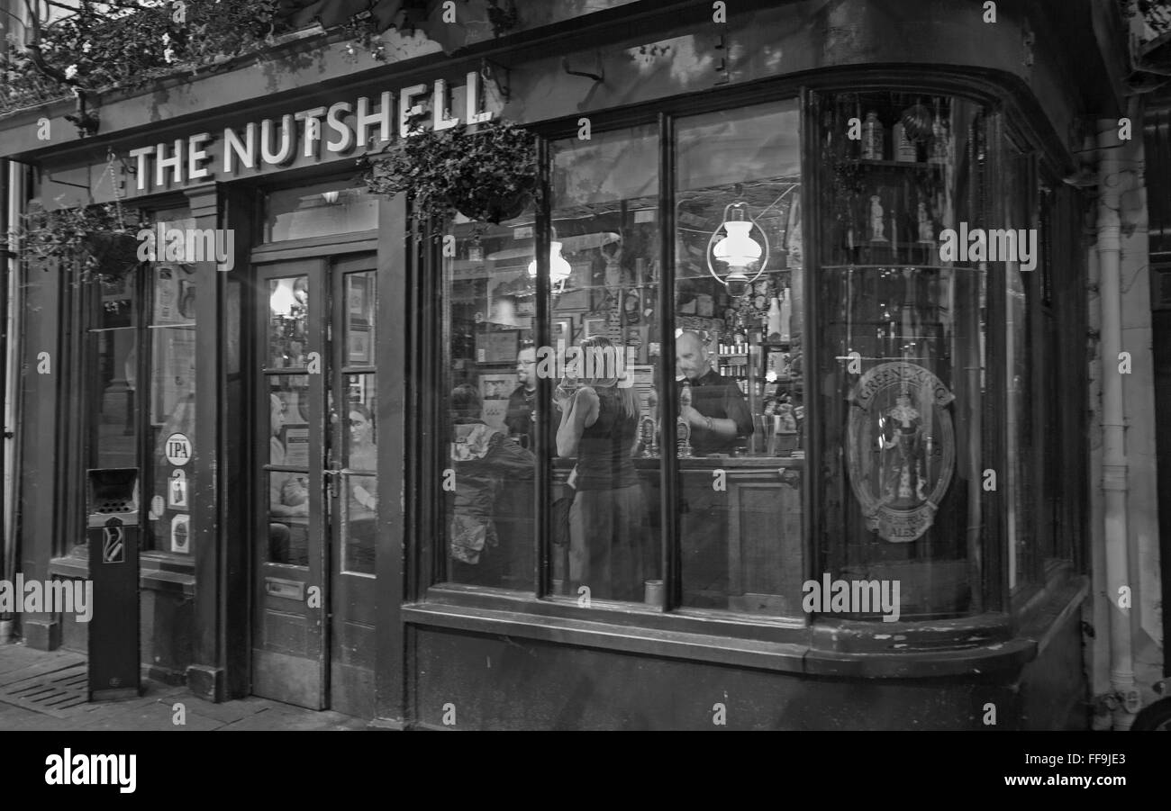 The Nutshell bar - Smallest bar in Britain Stock Photo - Alamy