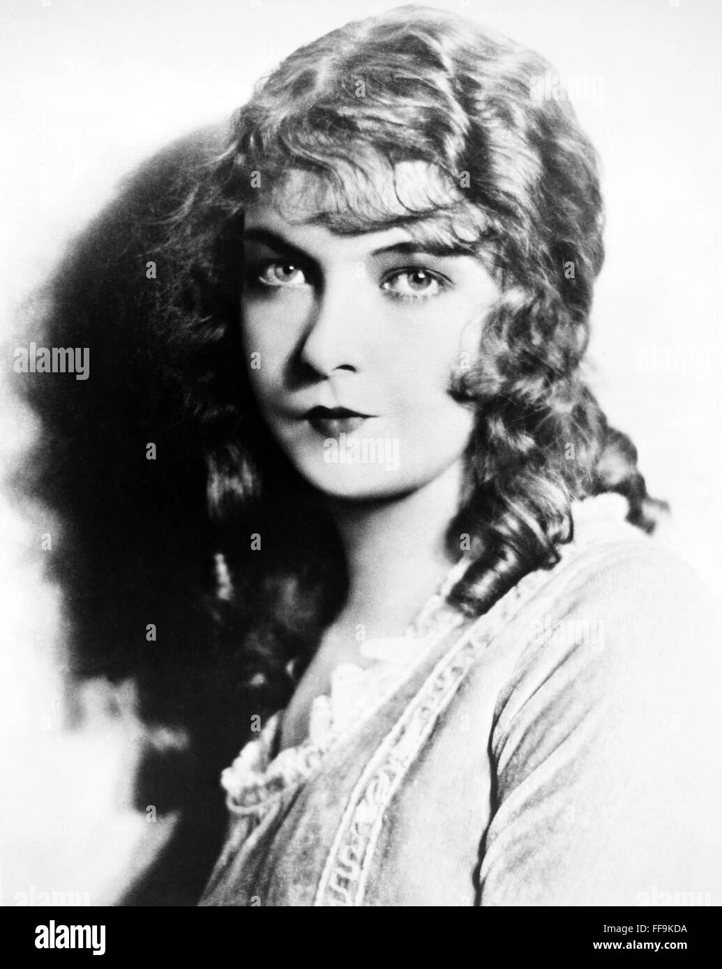 LILLIAN GISH (1893-1993). /nAmerican actress Stock Photo - Alamy