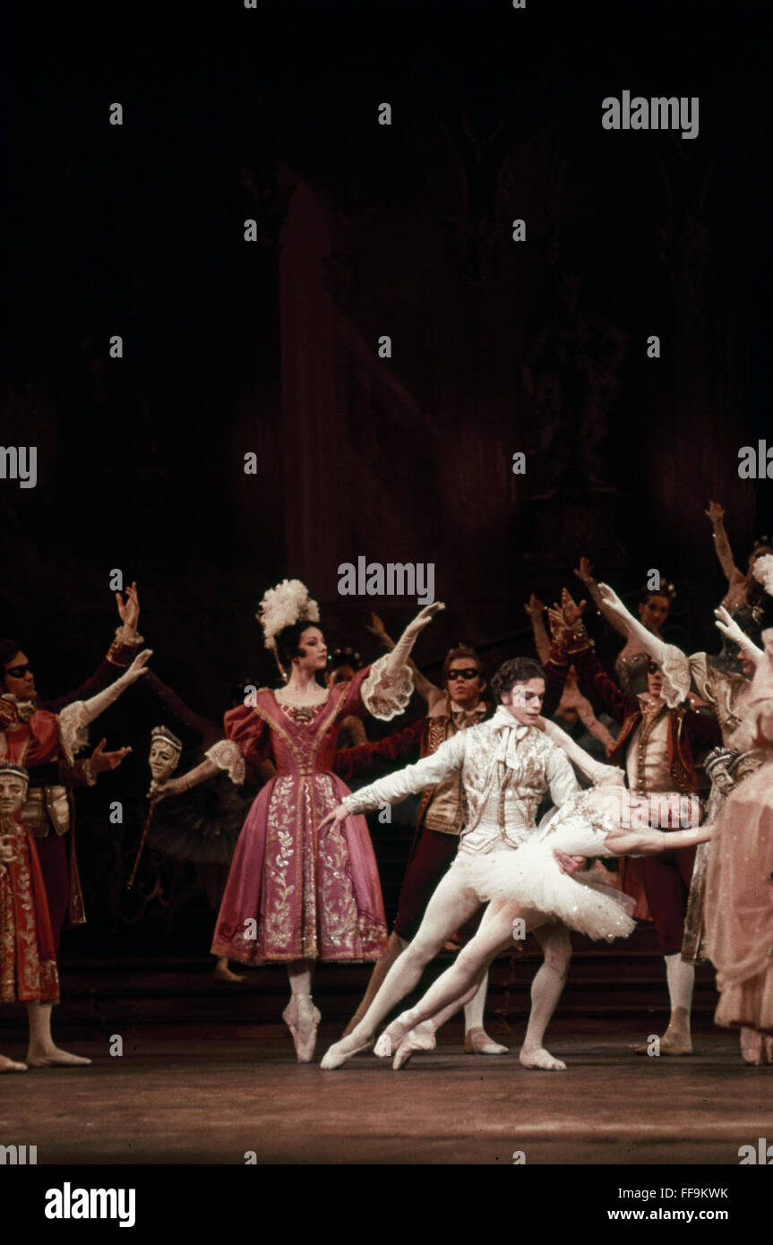 BALLET: CINDERELLA. /nThe Ball, Act 2 Stock Photo - Alamy