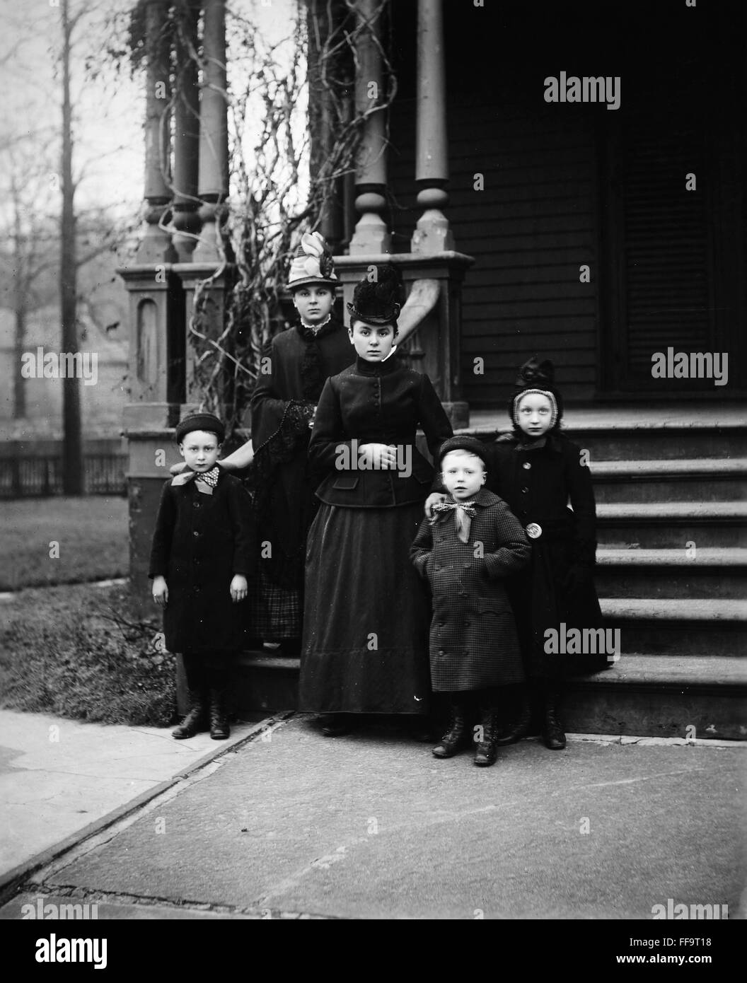American children turn of the century hi-res stock photography and ...