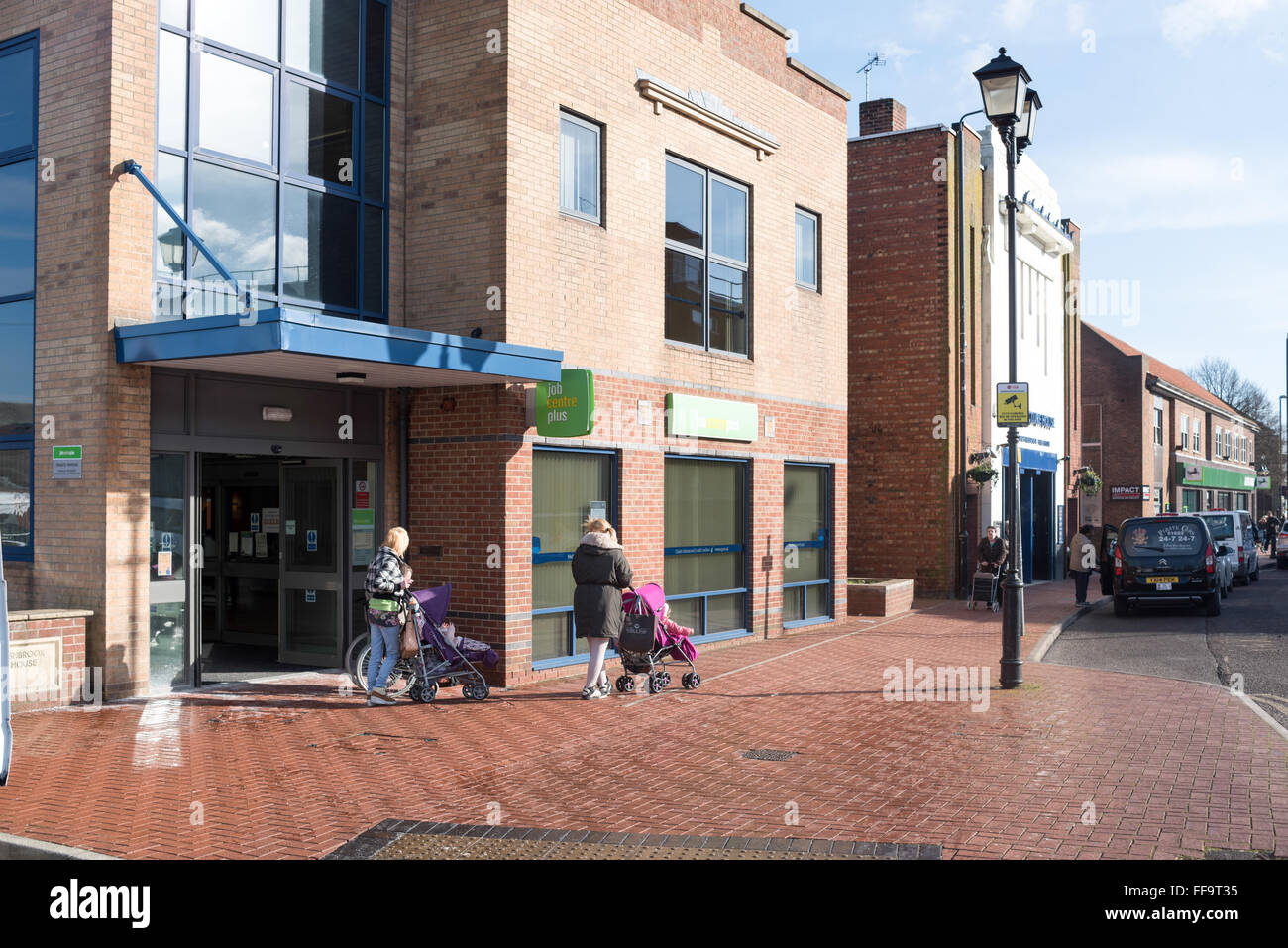 Sutton in ashfield town centre hi-res stock photography and images - Alamy