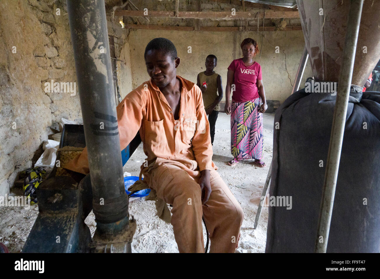 Flour mill worker hi-res stock photography and images - Alamy