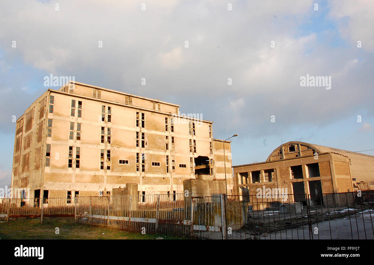 Old abandoned factory in the industrial zone Stock Photo - Alamy