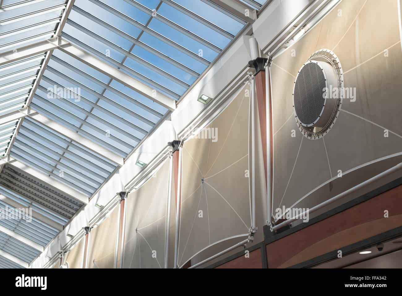 Idlewells shopping centre hi-res stock photography and images - Alamy