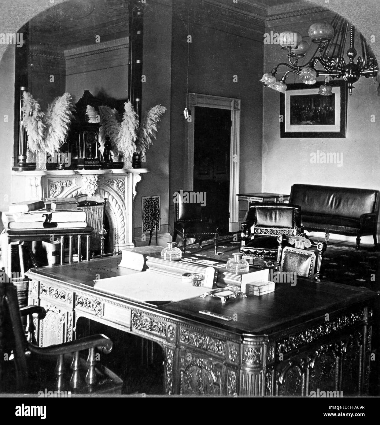 WHITE HOUSE OFFICE, 1906. /nPresident Theodore Roosevelt's office in ...