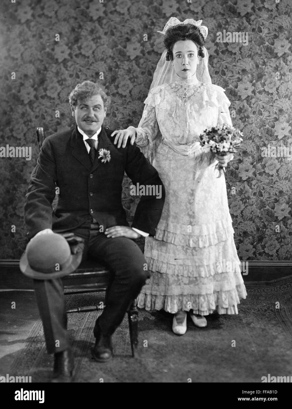 1920s wedding gown hi-res stock photography and images - Alamy