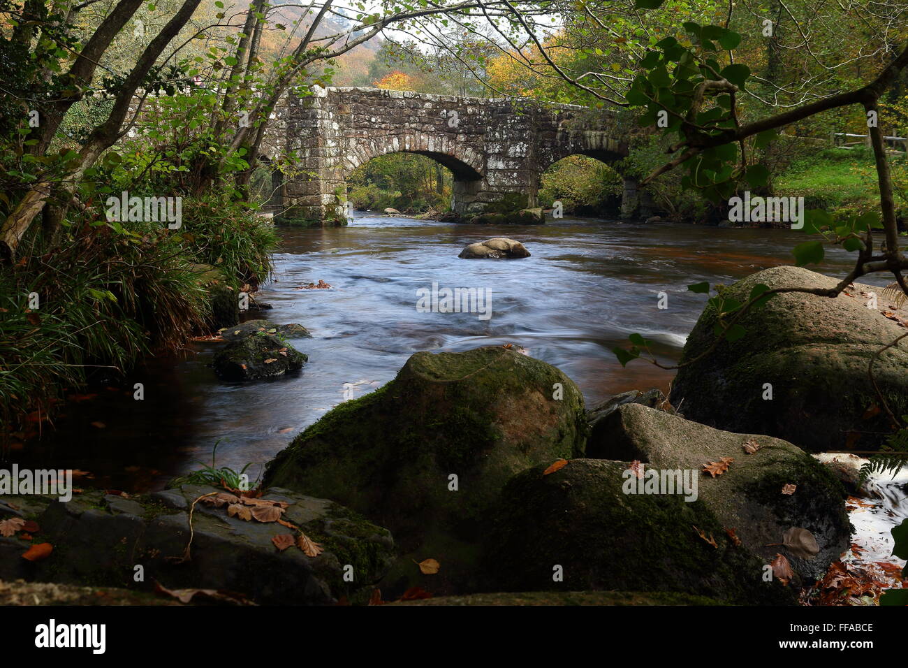 17th Century Stone arch Fingle Bridge crossing the River Teign near ...