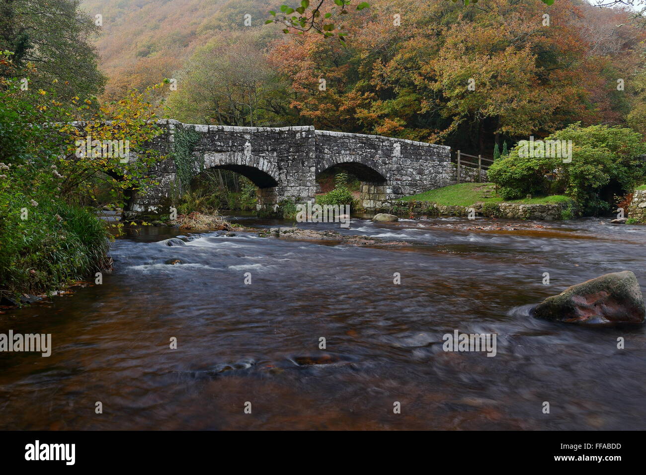 17th Century Stone arch Fingle Bridge crossing the River Teign near ...