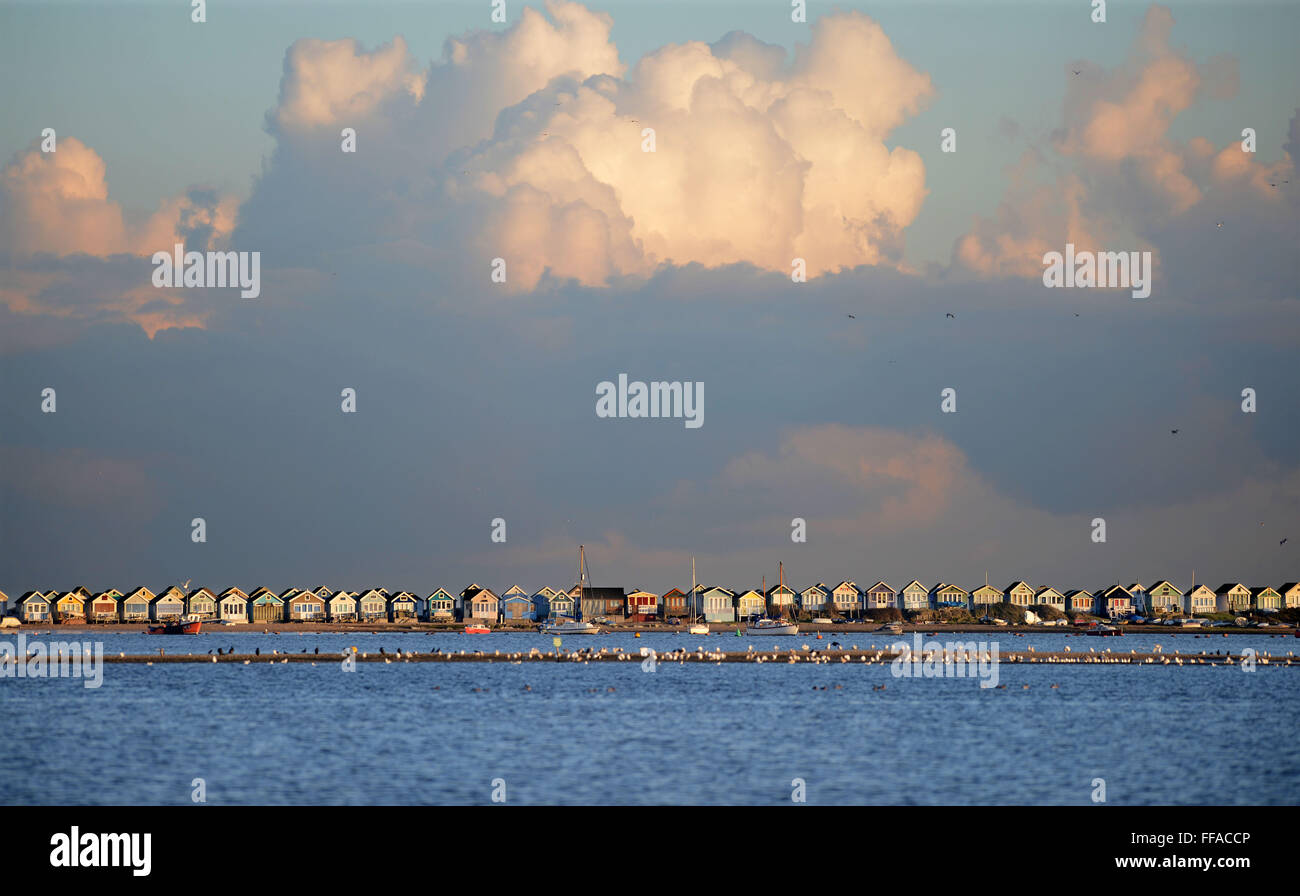 Mudeford beach huts hi-res stock photography and images - Alamy