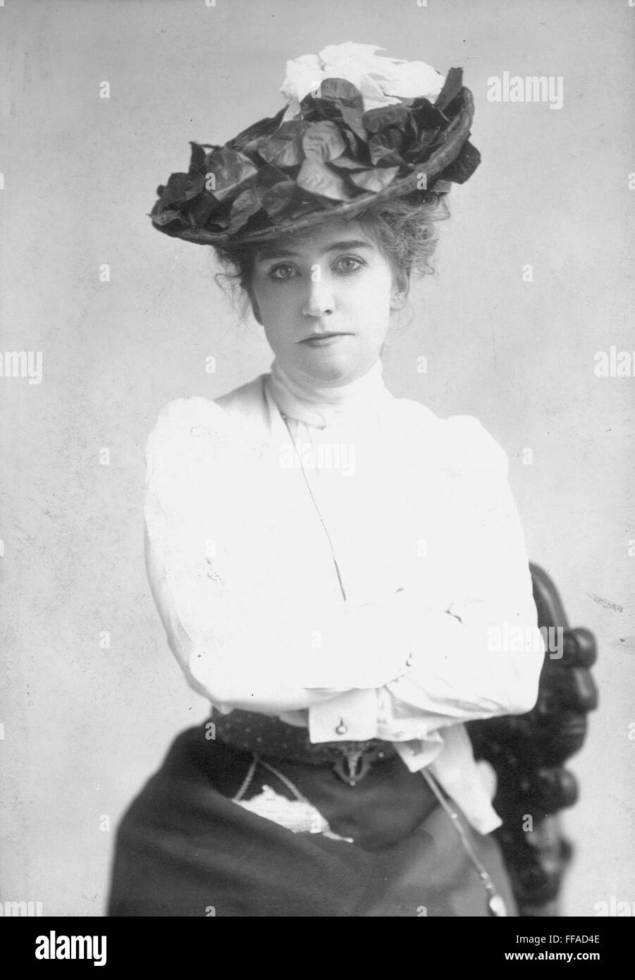 MINNIE MADDERN FISKE /n(1865-1932). American actress: photograph, n.d ...