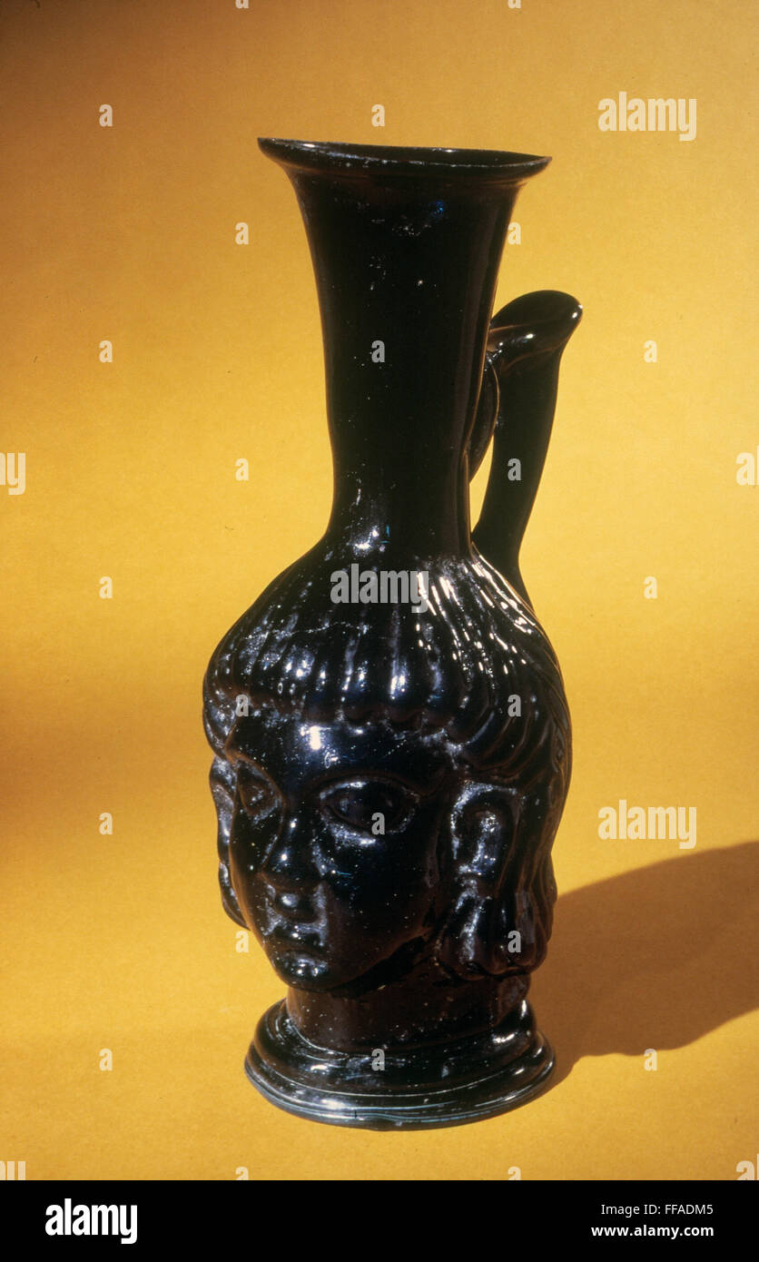 Head flask roman hi-res stock photography and images - Alamy