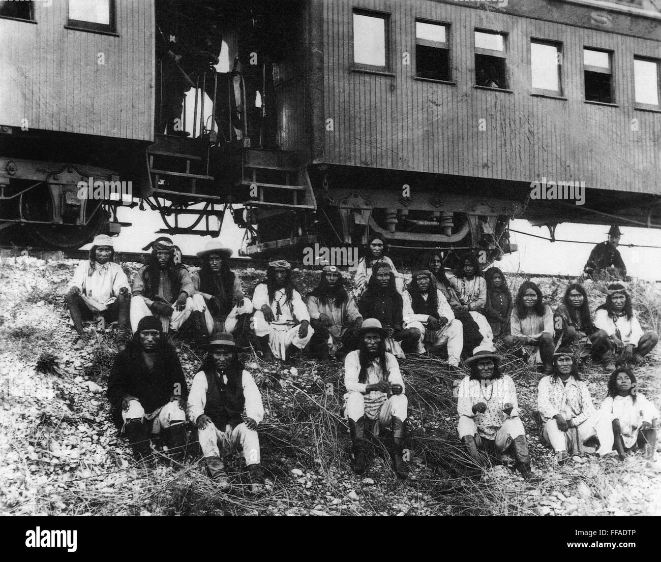 GERONIMO (1829-1909). /nAmerican Apache leader. Geronimo (front row ... GERONIMO (1829-1909). /nAmerican Apache leader. Geronimo (front row ...