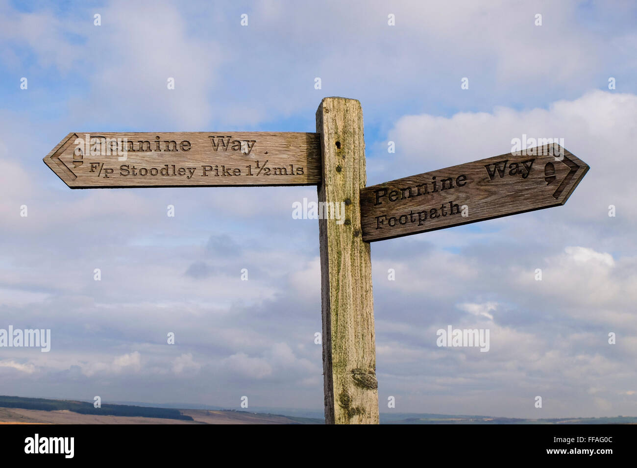 Pennine way signpost sign pointing hi-res stock photography and images ...