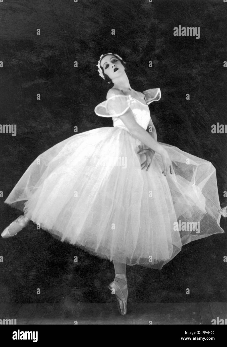 ALEXANDRA DANILOVA /n(1904-1997). Russian ballet dancer and ...