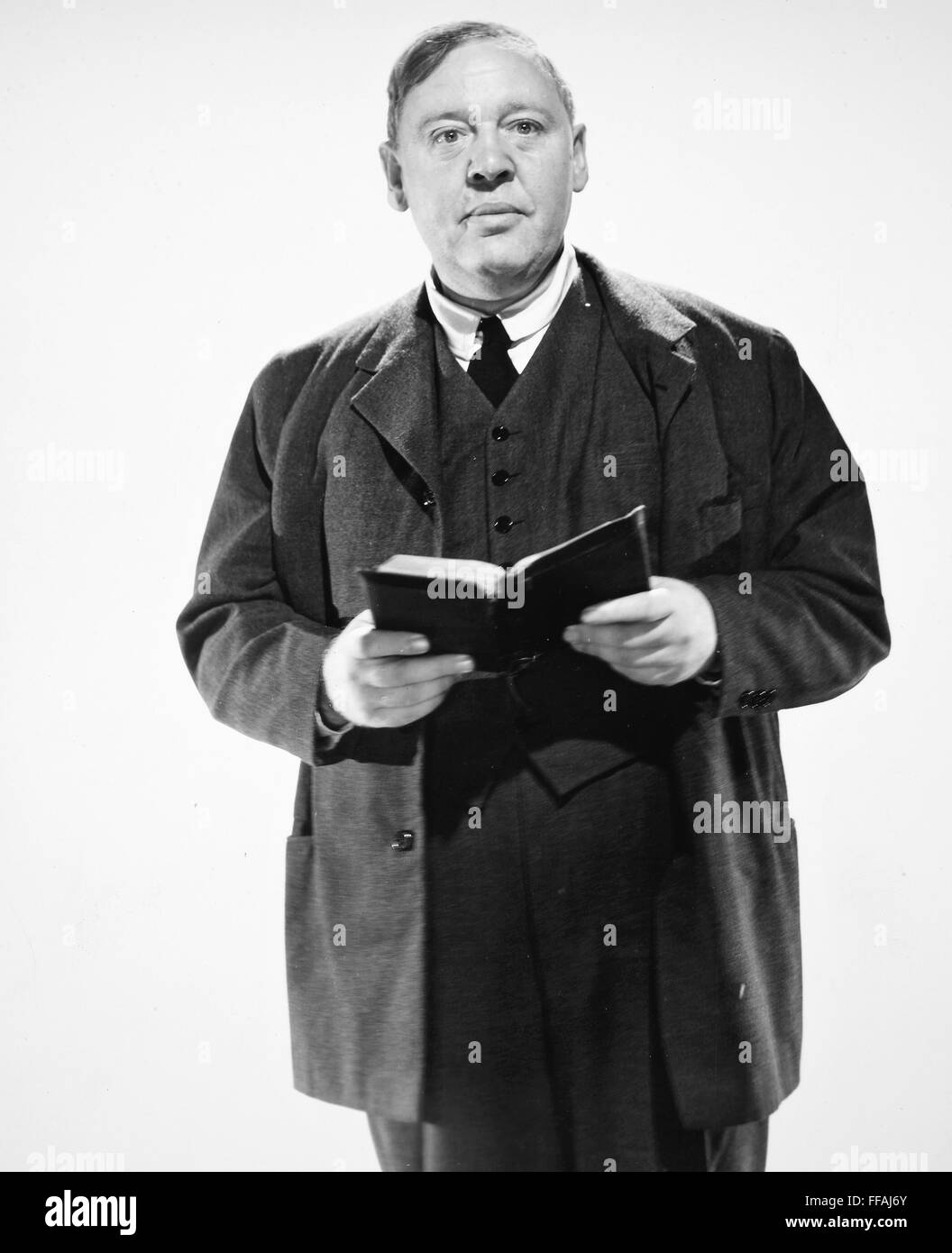 CHARLES LAUGHTON /n(1899-1962). American (English-born) actor ...