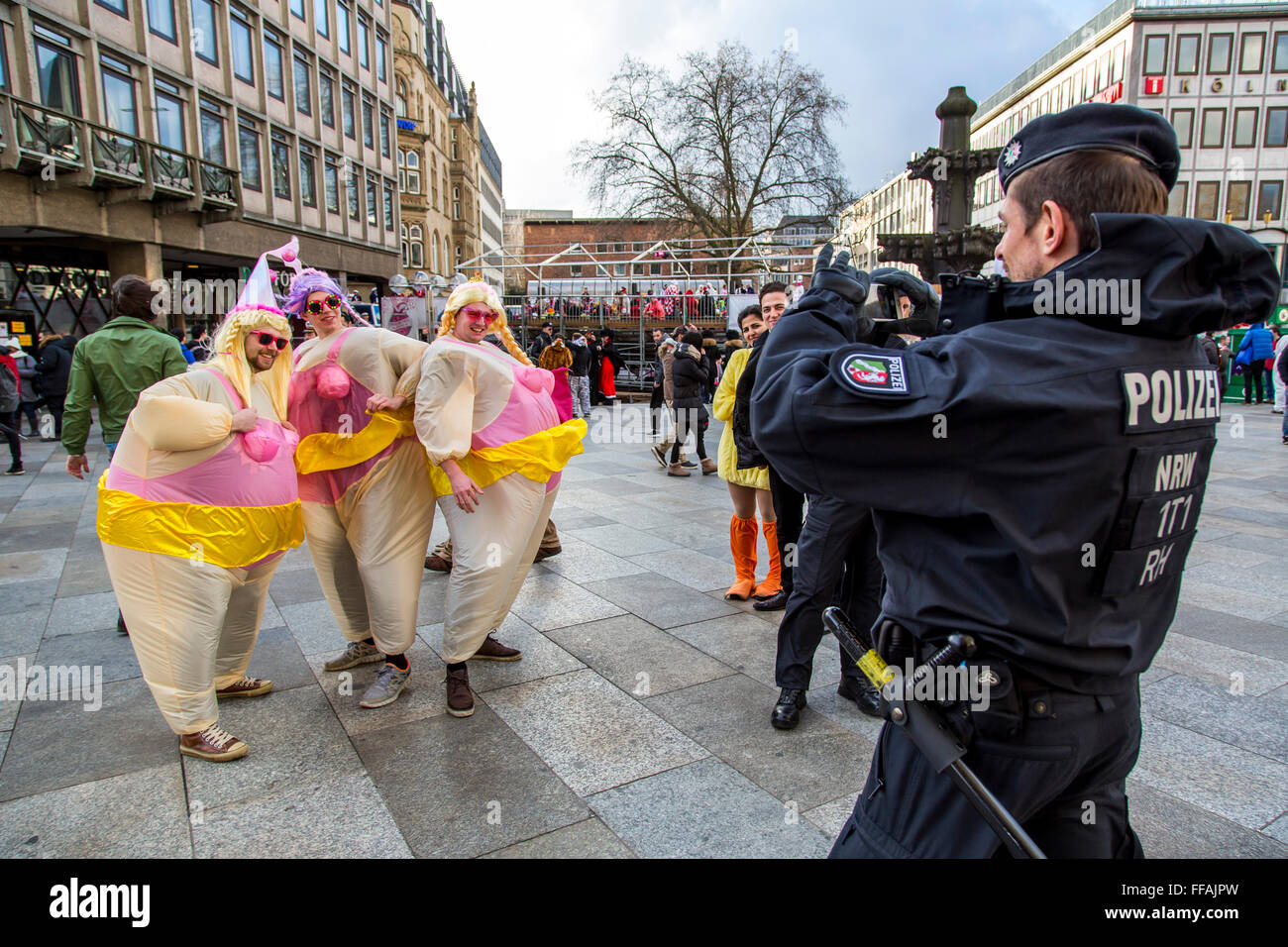 Police operation during street carnival in Cologne, Germany, during ...