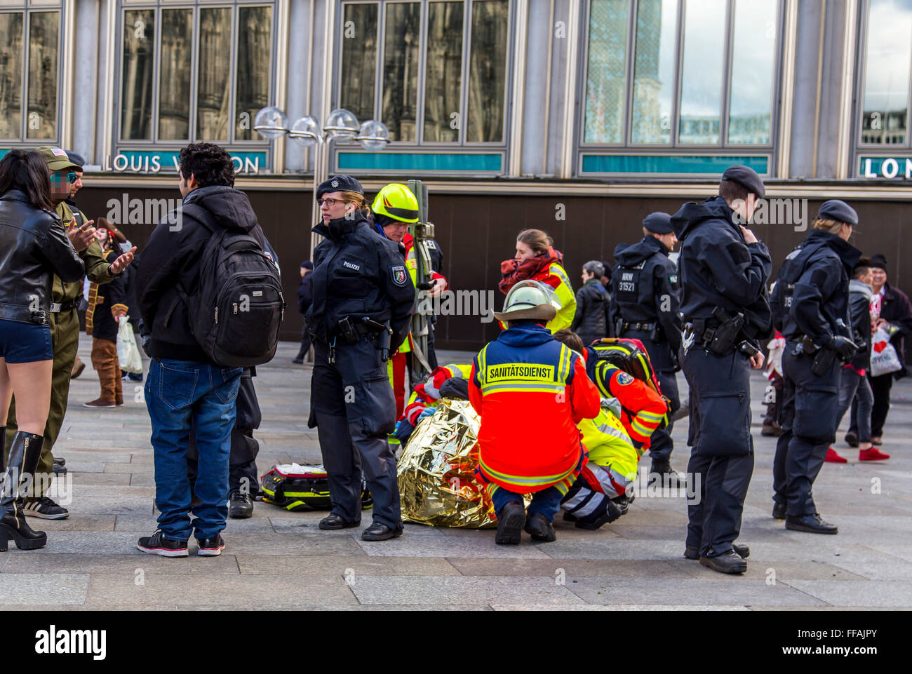 Police operation during street carnival in Cologne, Germany, during ...