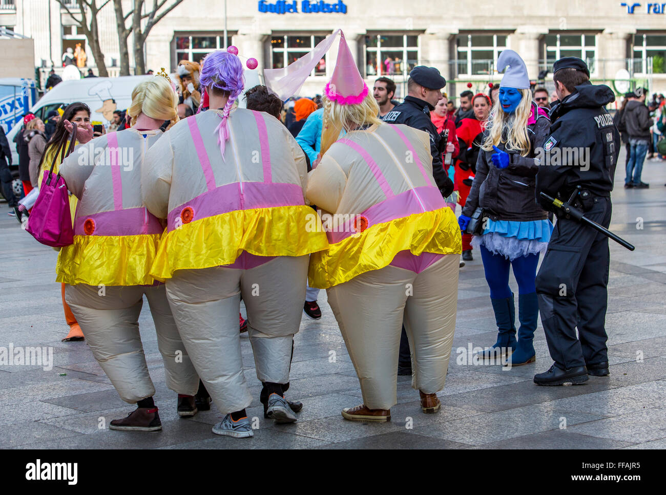 Police operation during street carnival in Cologne, Germany, during ...
