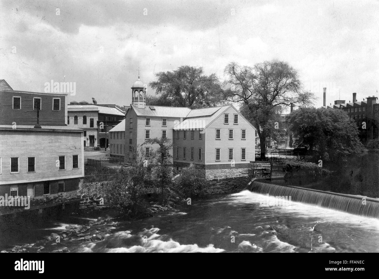 Textile mill 19th century Black and White Stock Photos & Images - Alamy