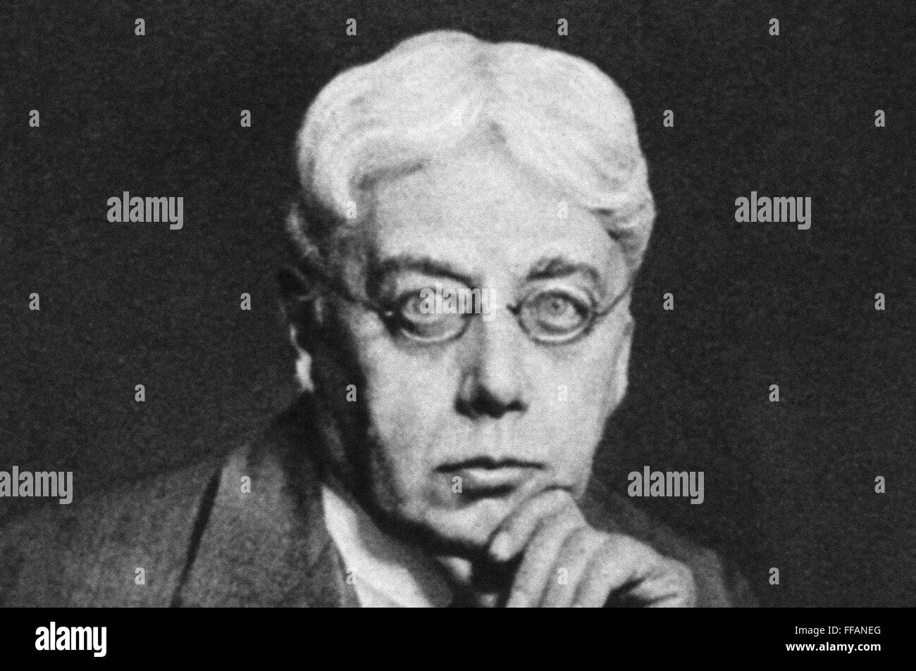 EDWARD GARNETT (1868-1937). /nEnglish writer Stock Photo - Alamy