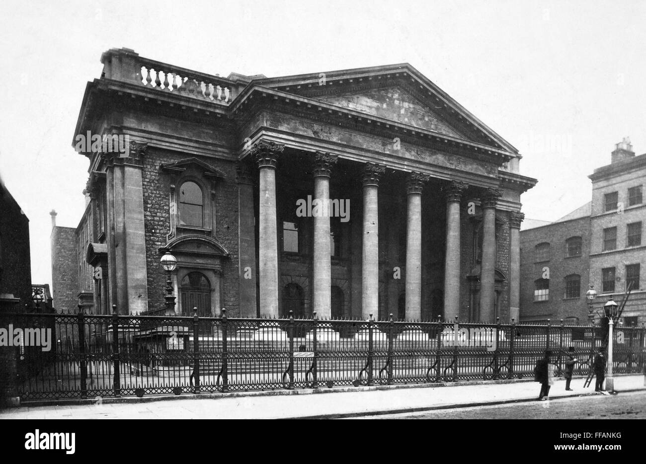 METROPOLITAN TABERNACLE. /nThe 6000-seat Metropolitan Tabernacle at ...