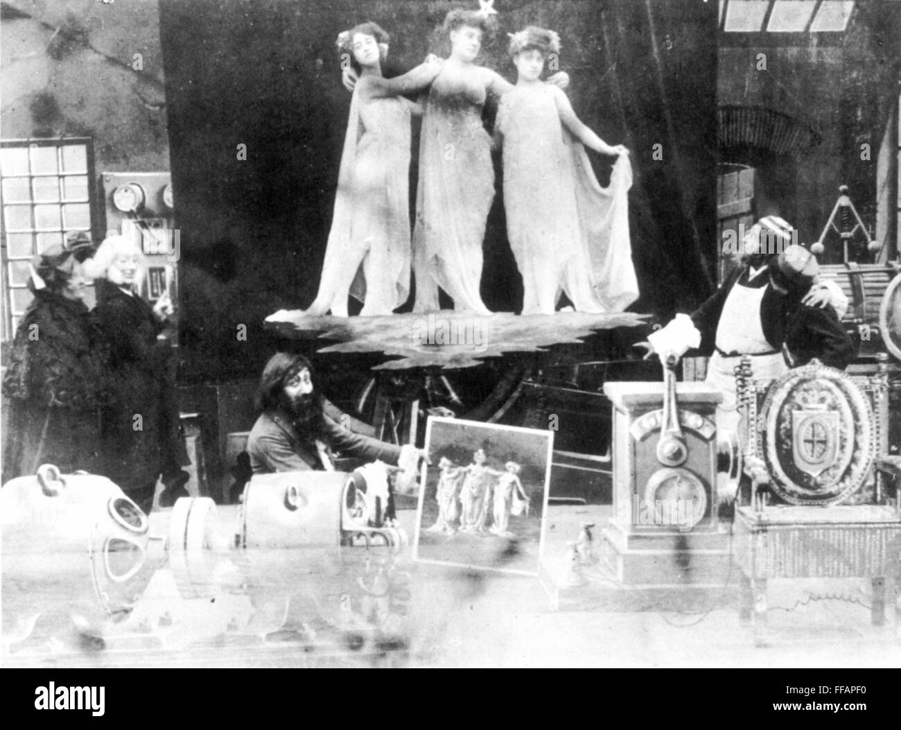 M╔LI╚S FILM, 1907. /nThree dancers from the Folies BergΦre, whose ...