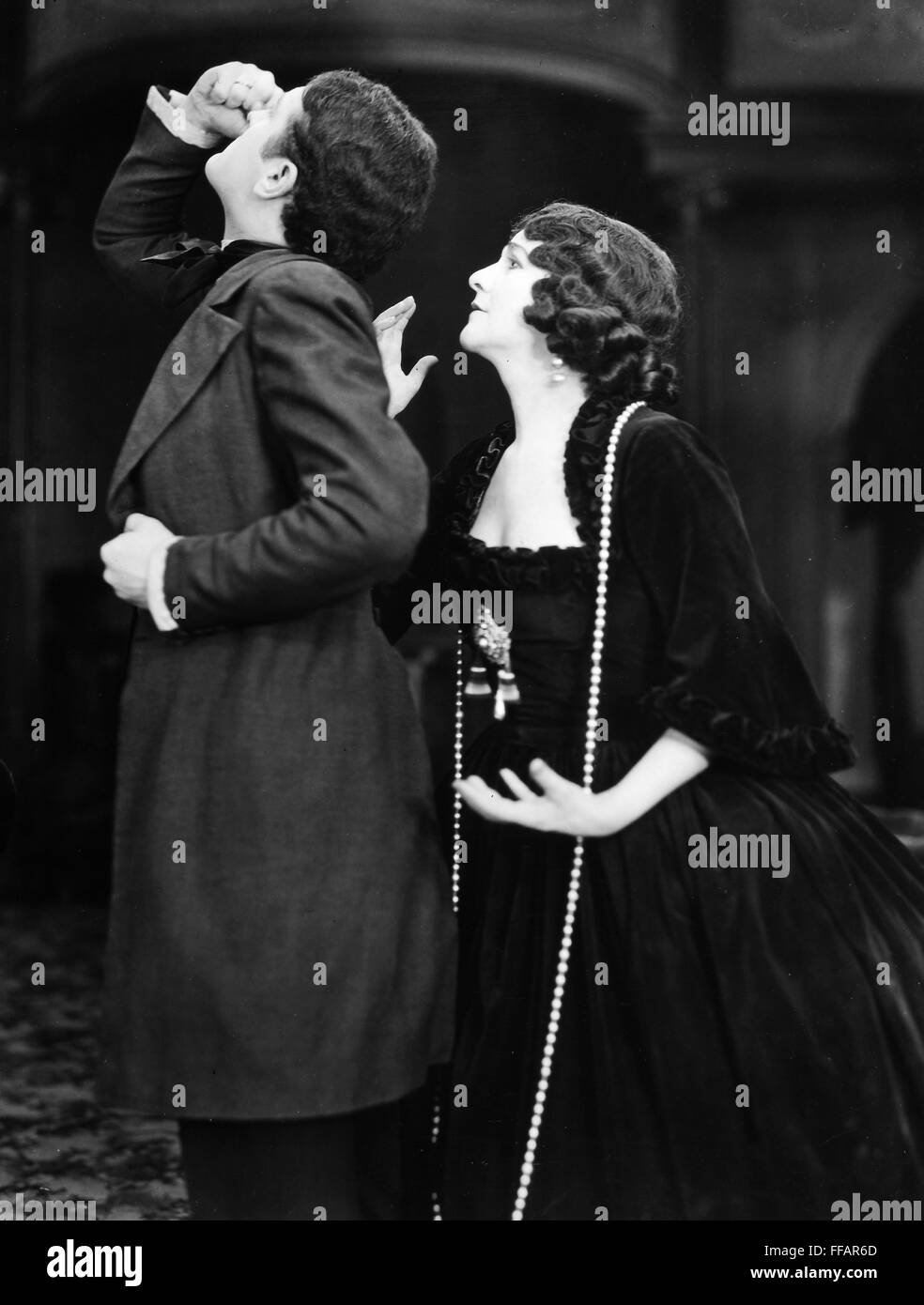 SILENT STILL: MAN & WOMAN Stock Photo - Alamy