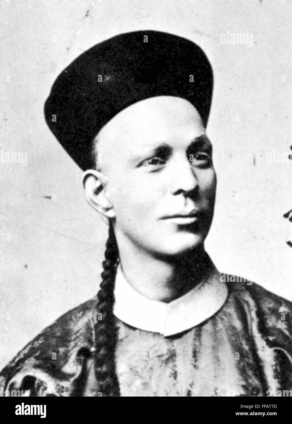 CHUNG LING SOO (1861-1918). /nStage name of William Ellsworth Campbell ...