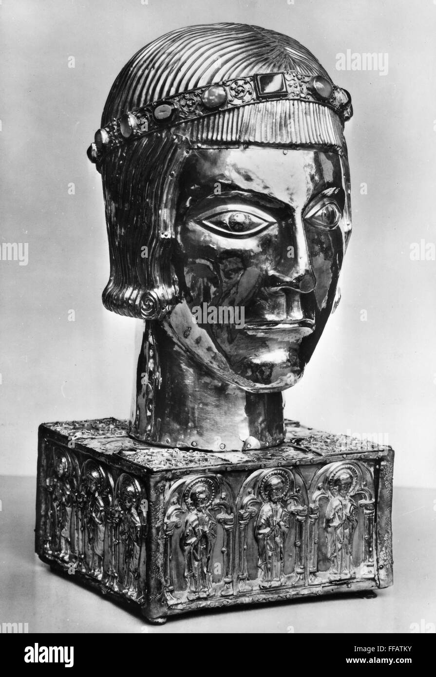 GOTHIC RELIQUARY HEAD. /nSilver-gilt reliquary head from the cathedral ...