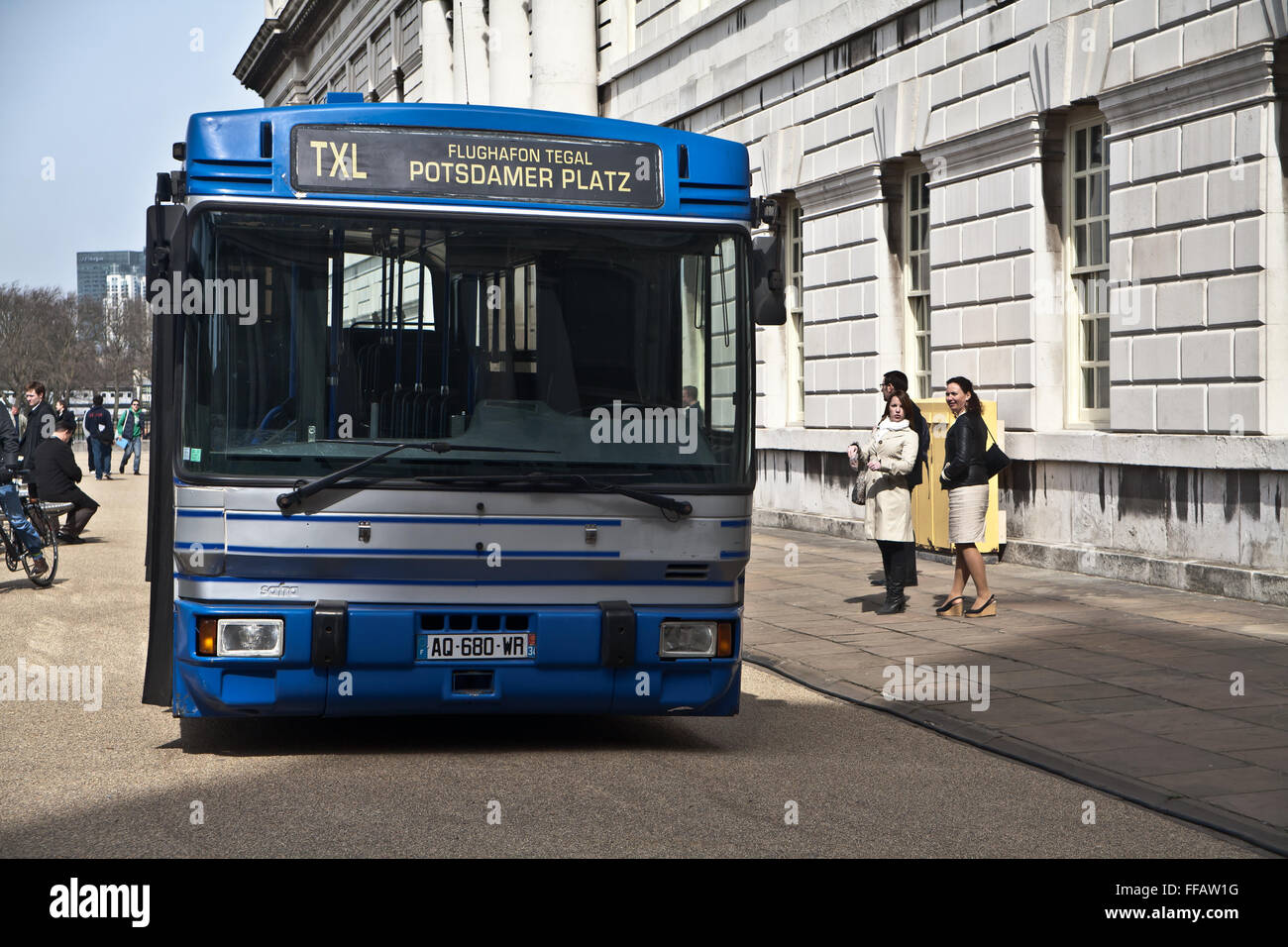 Disney bus hi-res stock photography and images - Alamy