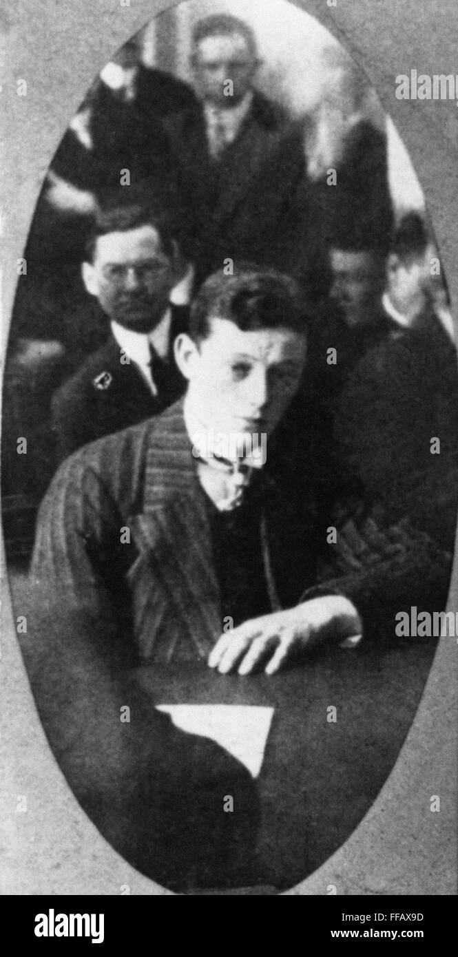 TITANIC: HAROLD COTTAM. /nThe wireless operator who received the ...