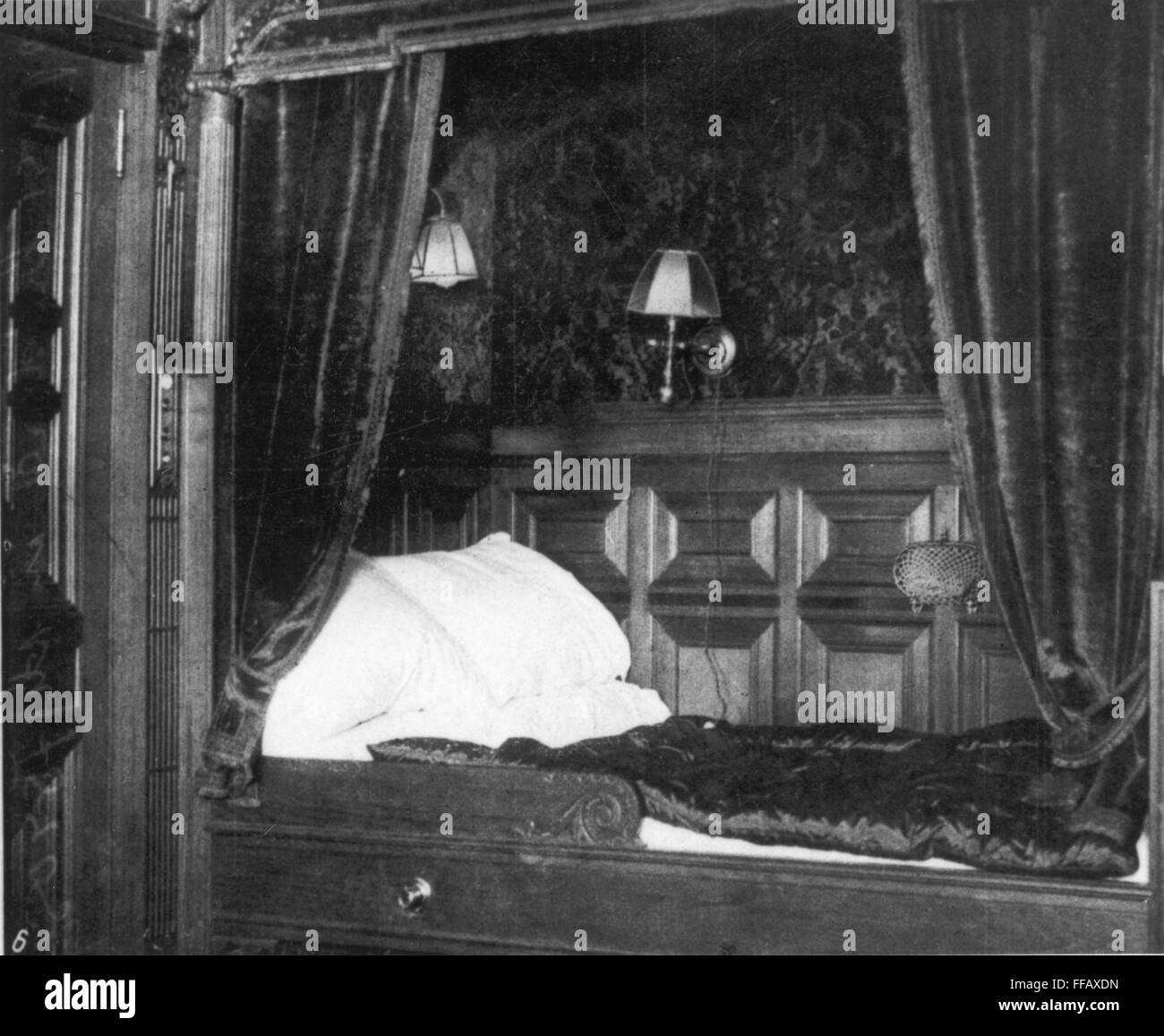 TITANIC: SUITE, 1912. /nA private suite appointed with a four-post bed ...