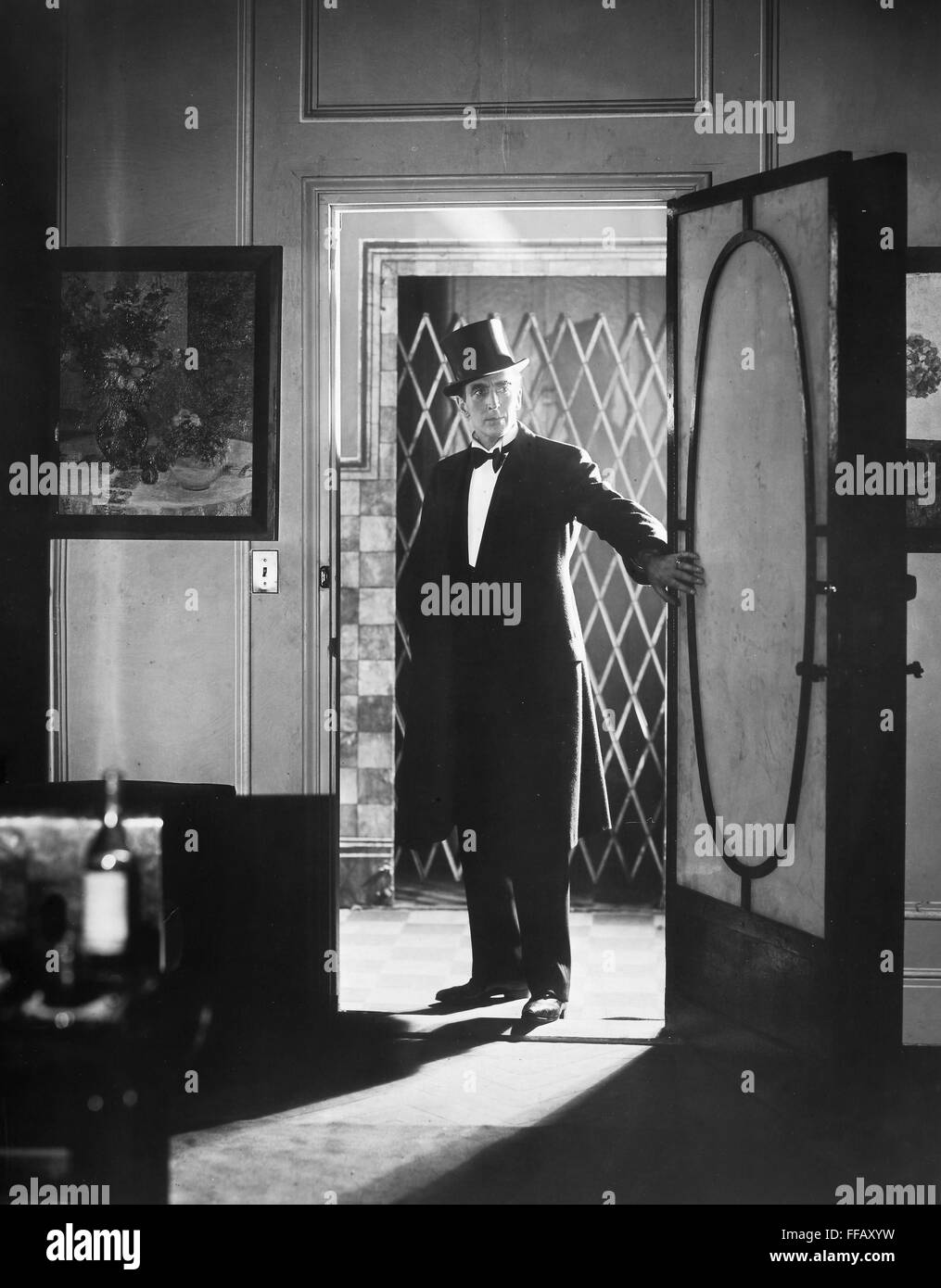 SILENT STILL: SINGLE MAN Stock Photo - Alamy