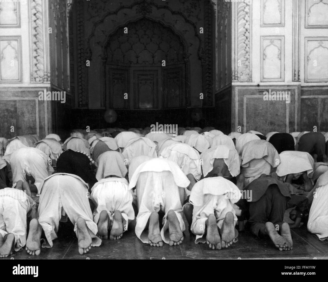 ISLAM: PRAYING. /nWorhippers praying inside the Badhshahi (Royal ...