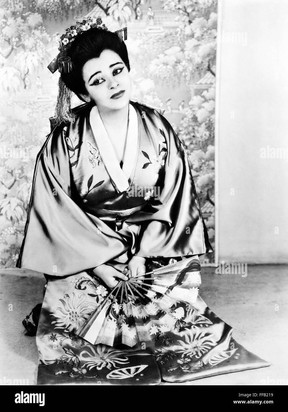 VICTORIA de LOS ANGELES /n(1923-2005). Spanish opera singer. De Los ...