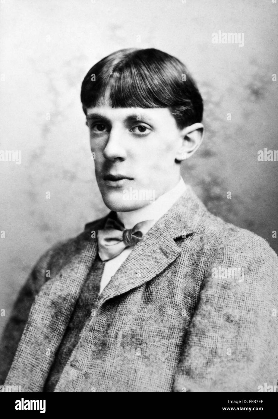 AUBREY VINCENT BEARDSLEY /n(1872-1898). English artist. Photographed in ...
