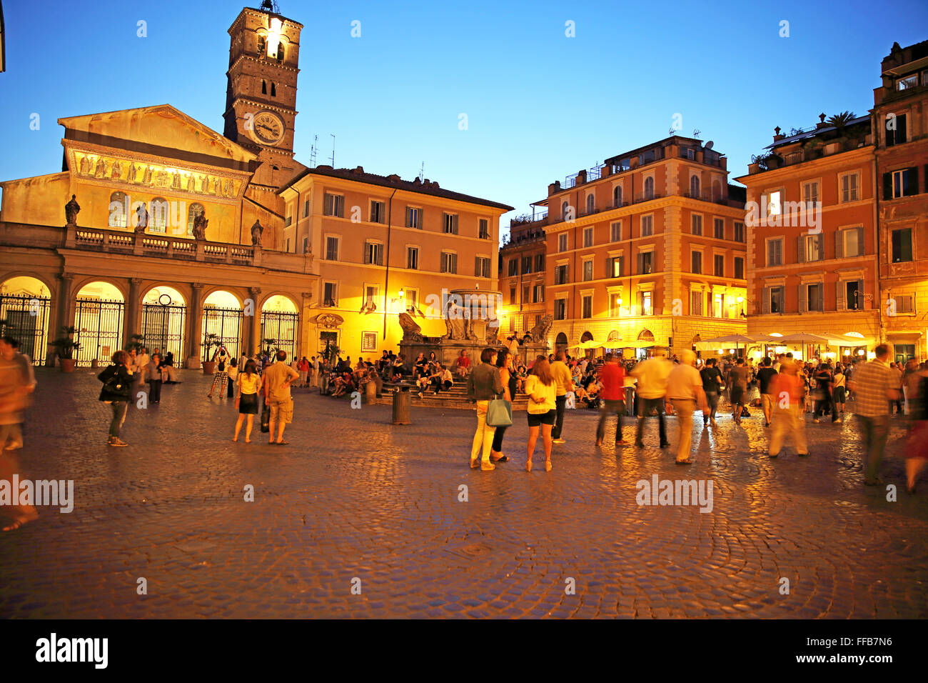 Piazza Santa Maria in Trastevere in Rome at night Stock Photo - Alamy