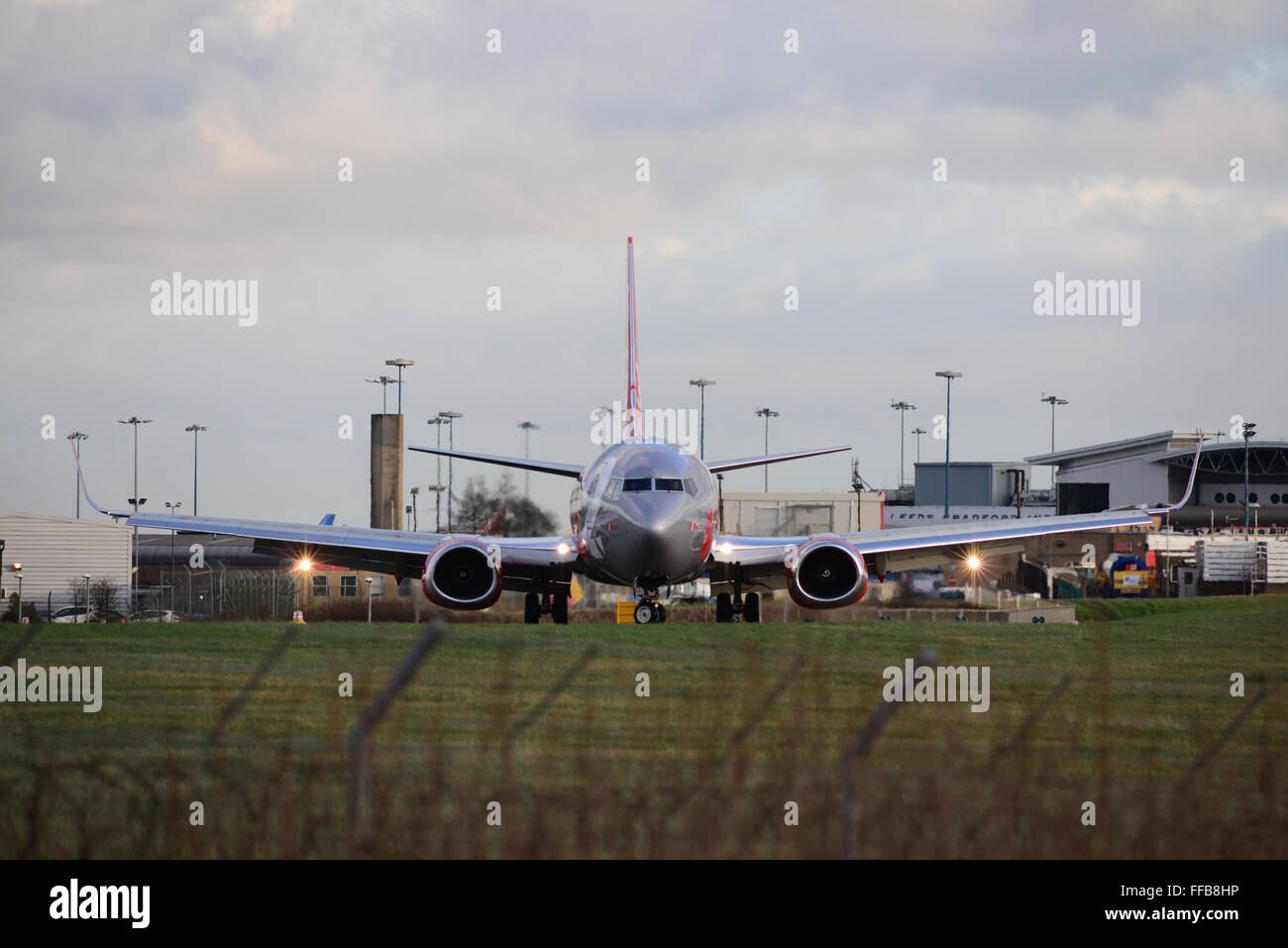 Jet2 aeroplane ready take off hi-res stock photography and images - Alamy