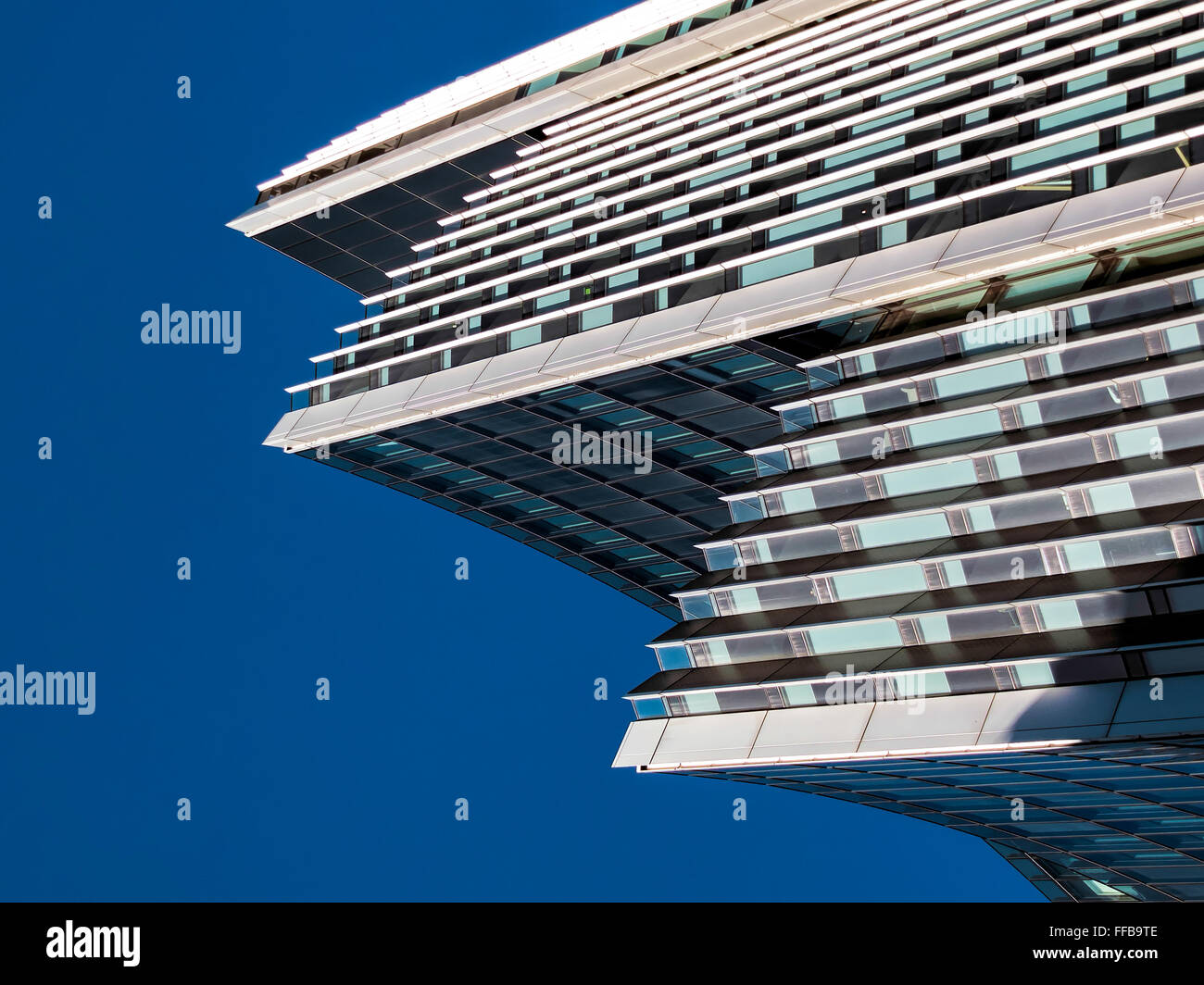 New comercial building design uk hi-res stock photography and images ...