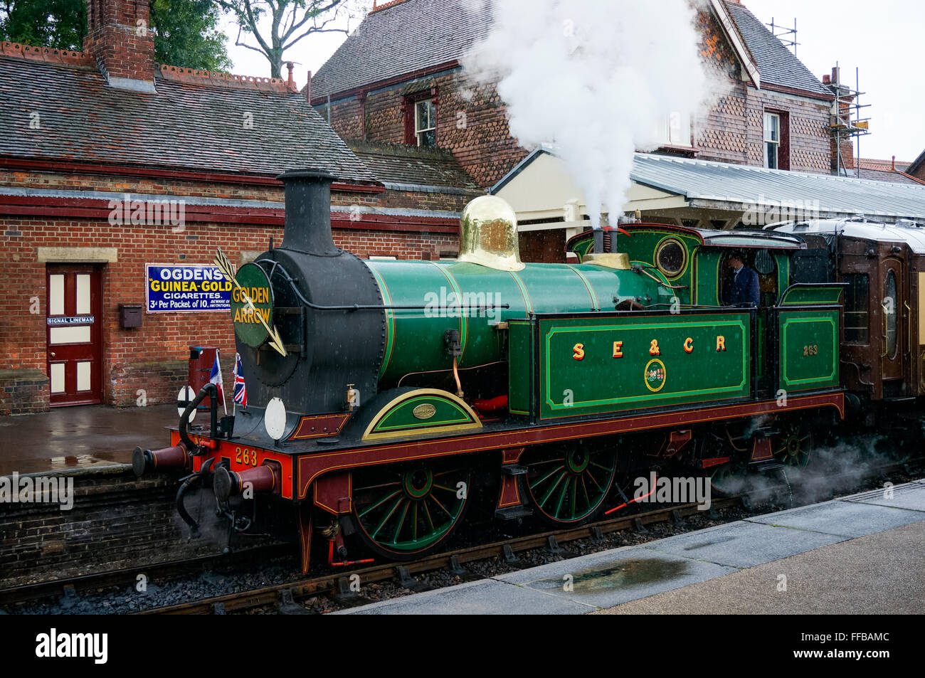 Bluebell railway golden arrow hi-res stock photography and images - Alamy