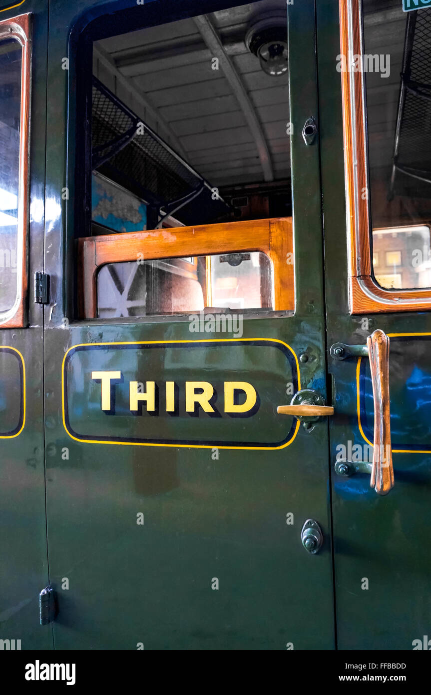 Open train door handle hi-res stock photography and images - Alamy